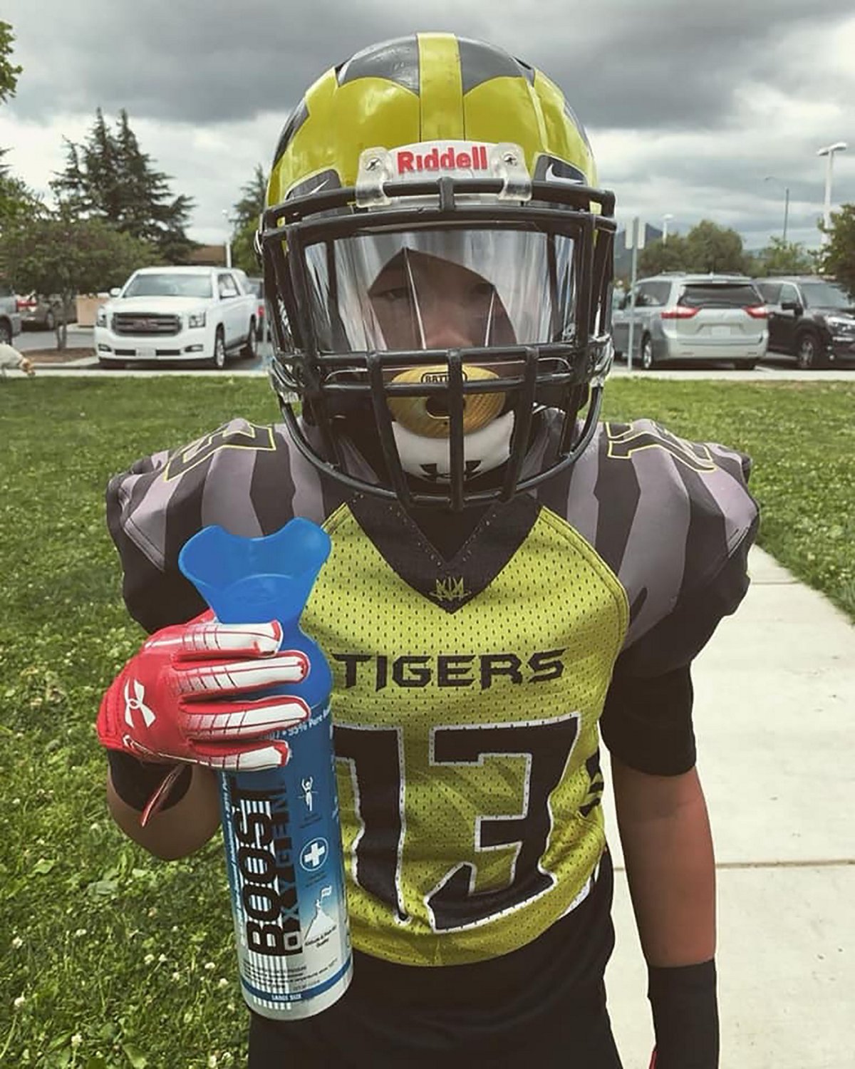 Boost Oxygen Portable Container | Academy