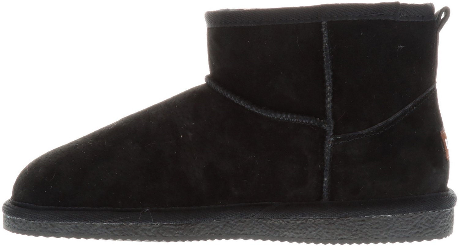 Lamo Women's Classic 4 in Fur Comfort Boots | Academy