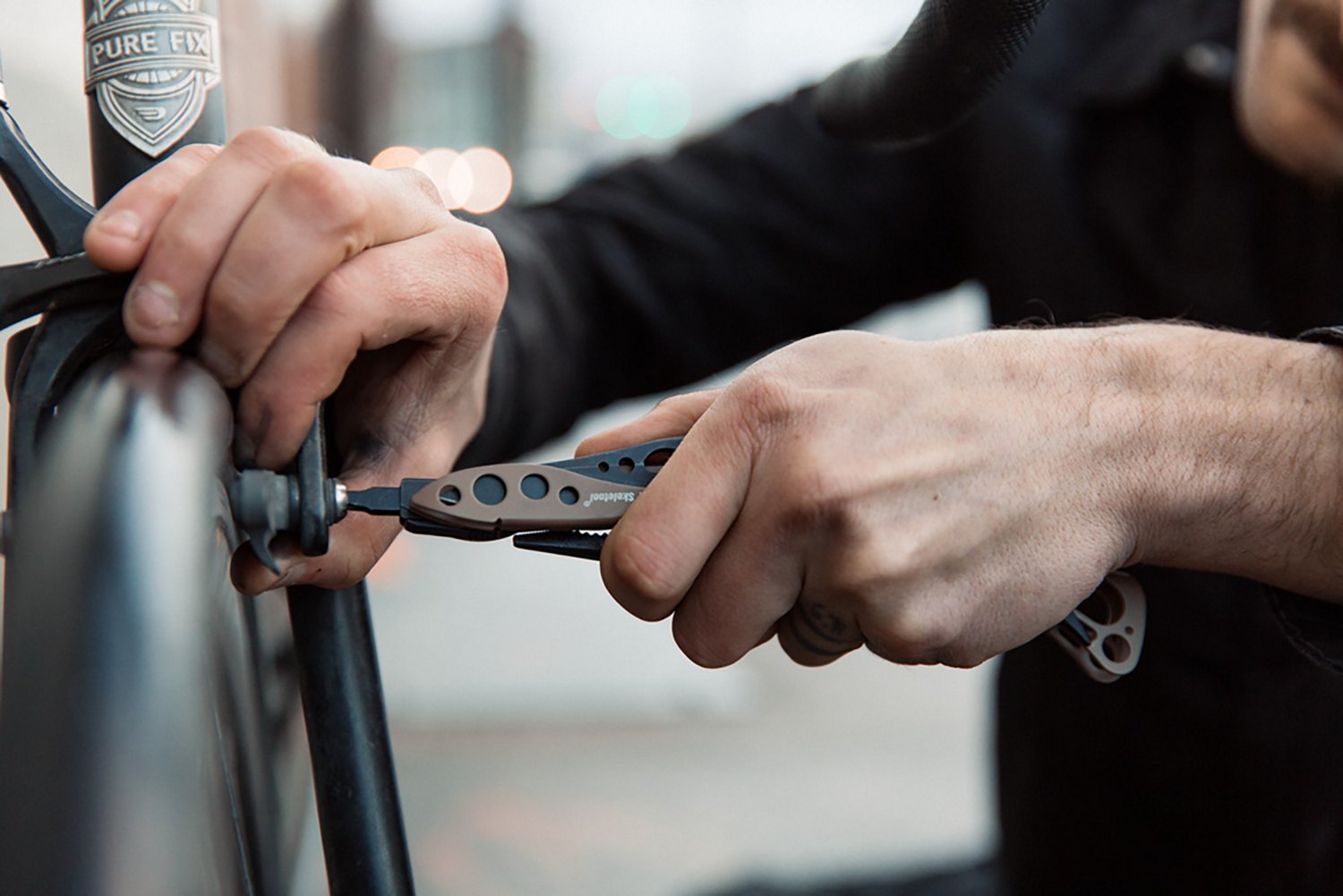 Leatherman Skeletool 7 Multi-Tool | Free Shipping at Academy