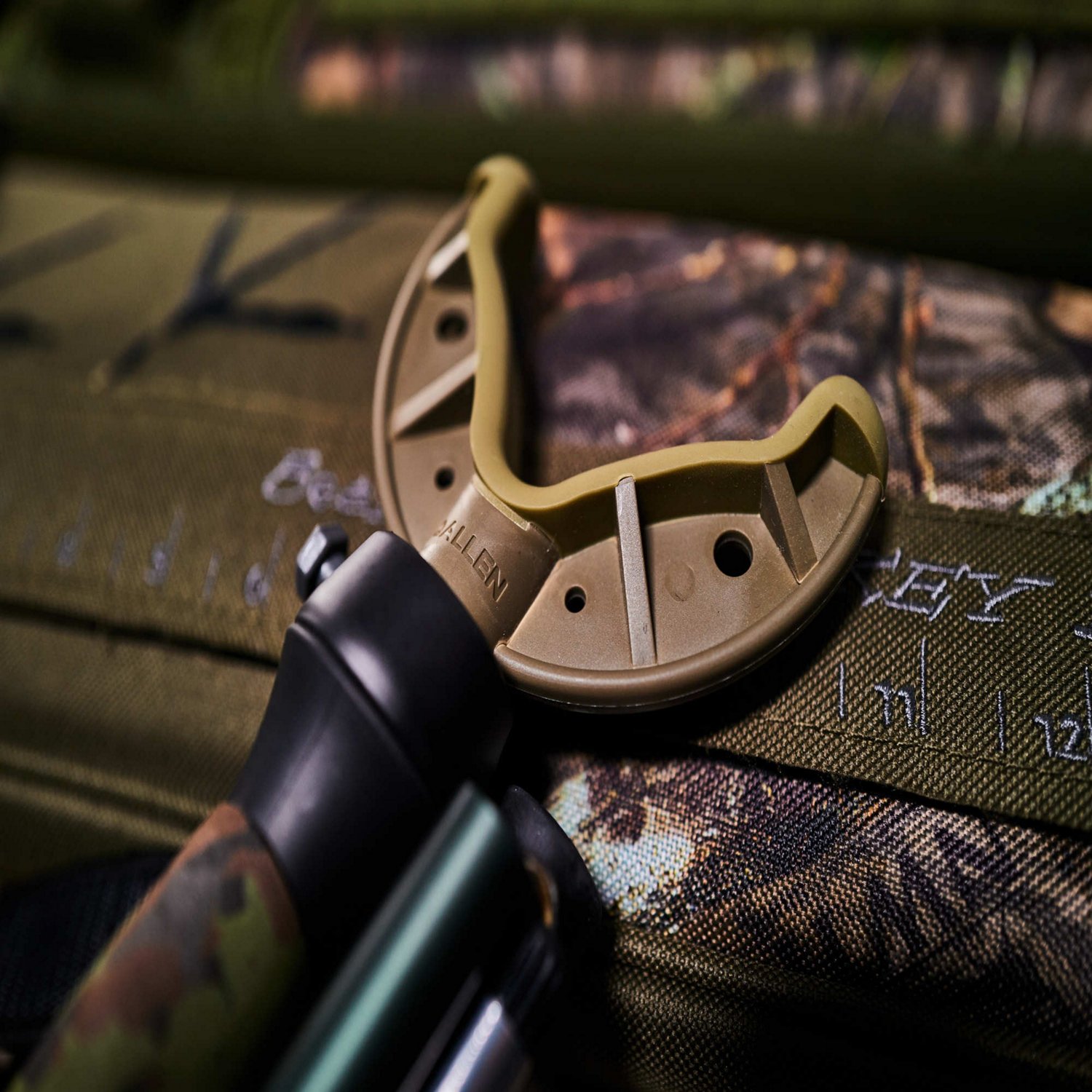 Allen Company Shocker Tom Taker Click-Stix Shooting Stick | Academy