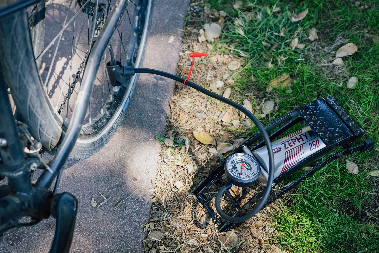 Bell Zephyr 250 Bicycle Foot Pump | Academy